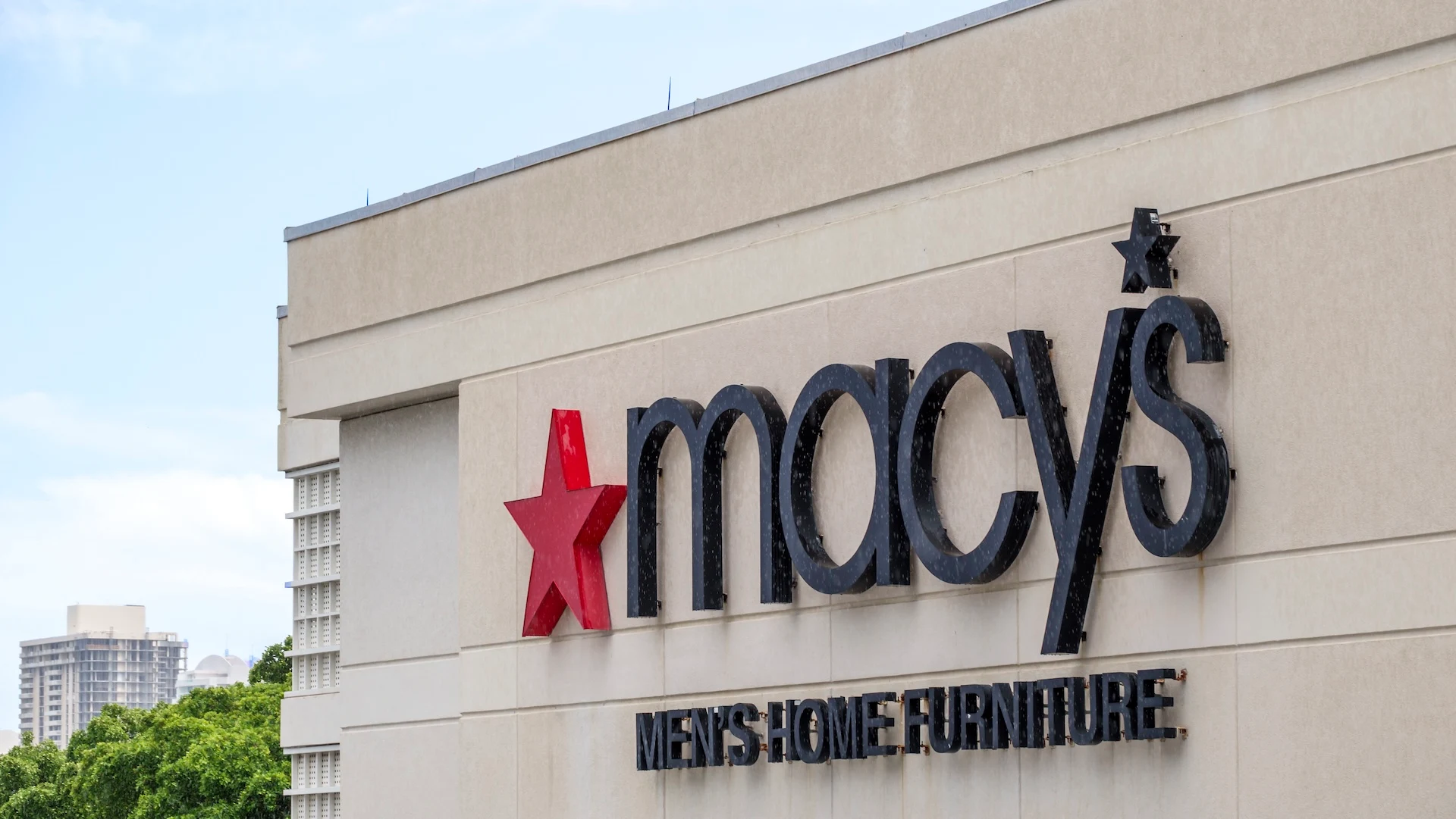 Macy’s just announced store closures in 12 states—with closeout sales ...