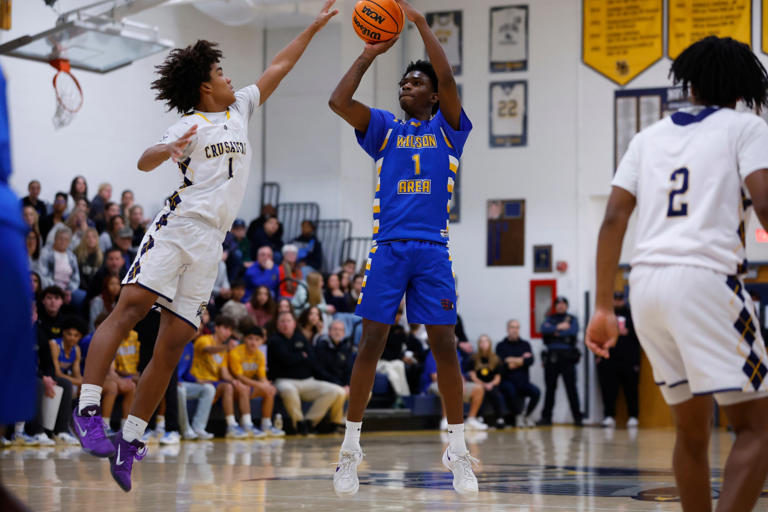 Notre Dame boys basketball doesn’t wilt, beats Wilson to stay unbeaten ...