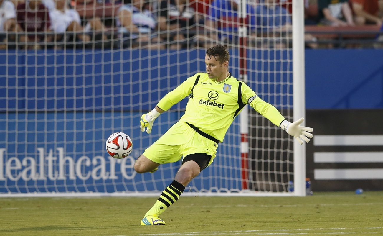 Soccer star apologizes for 'Holocaust' remark