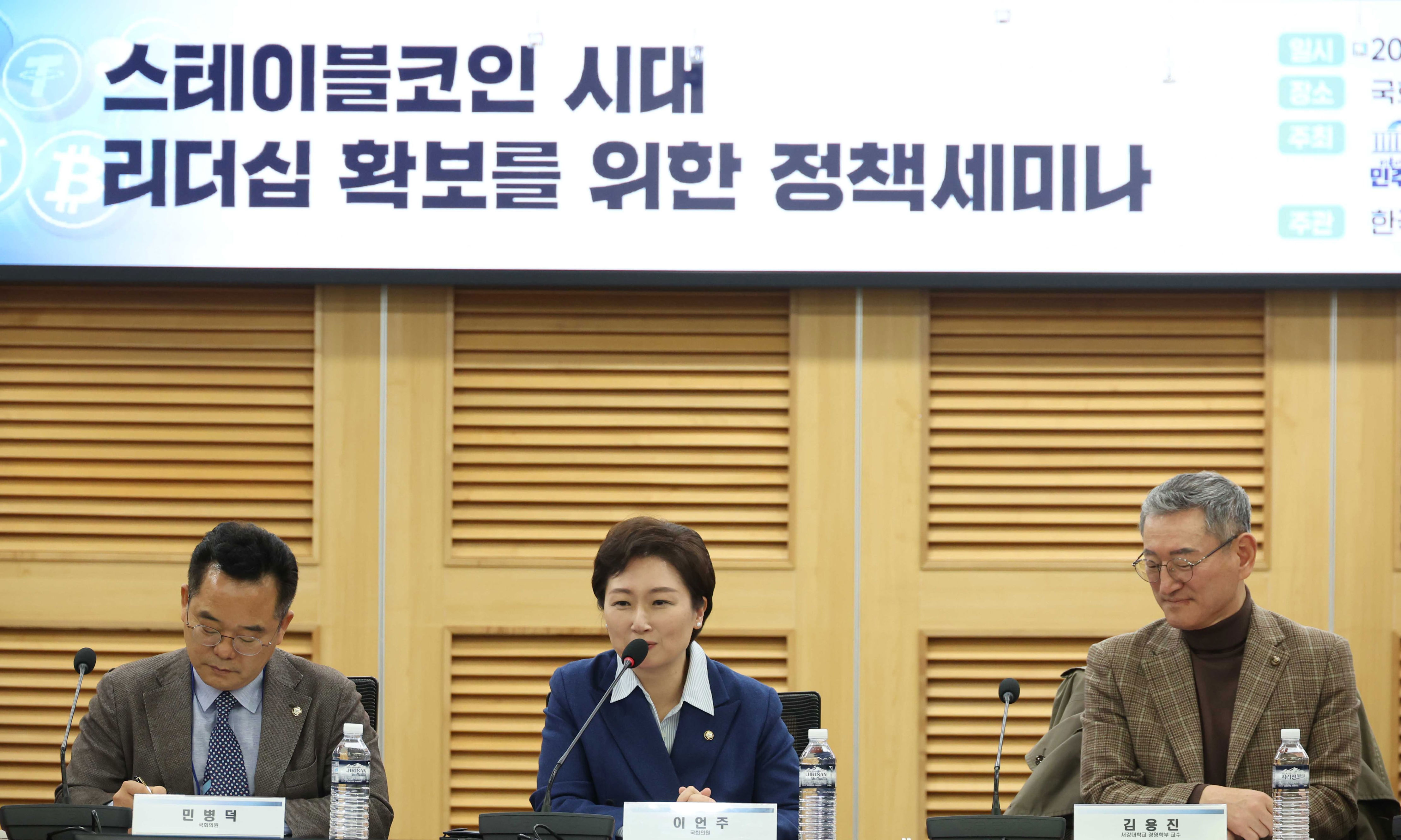 Crypto market enters 'ice age' as trading volume collapses