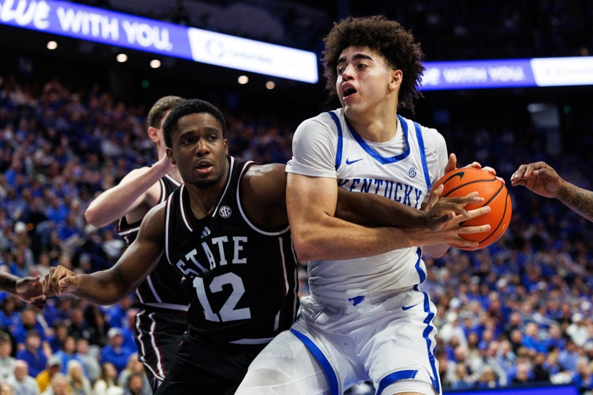Kentucky overwhelms Mississippi State to earn first SEC win