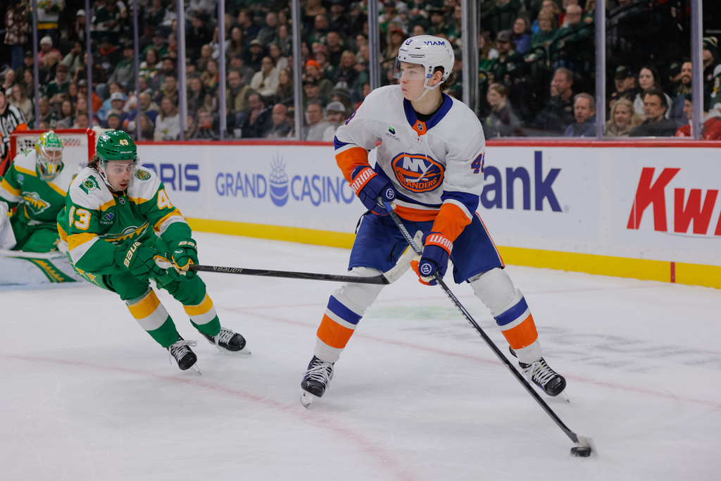 Simon Holmstrom's second goal gives Islanders a 4-3 overtime win over Wild