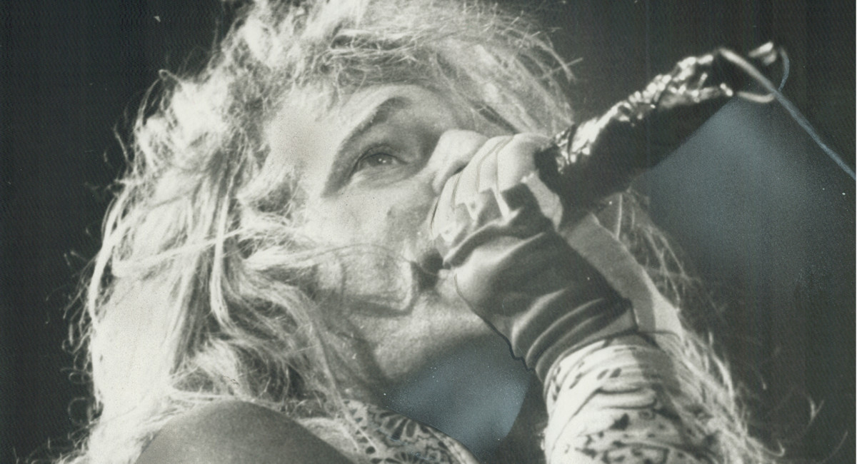 '80s rock icon playing Graceland — and not everyone is excited