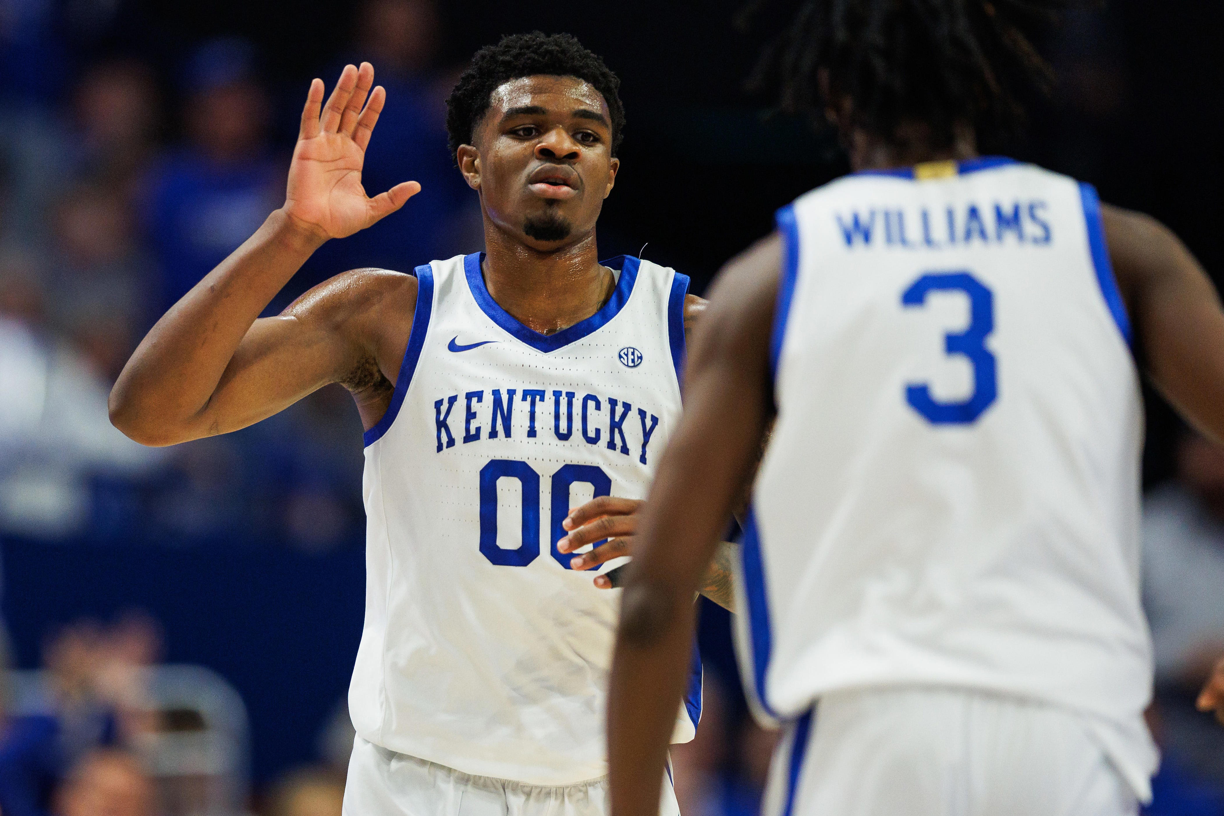 Kentucky basketball shows resilience, rallies from 12-point deficit