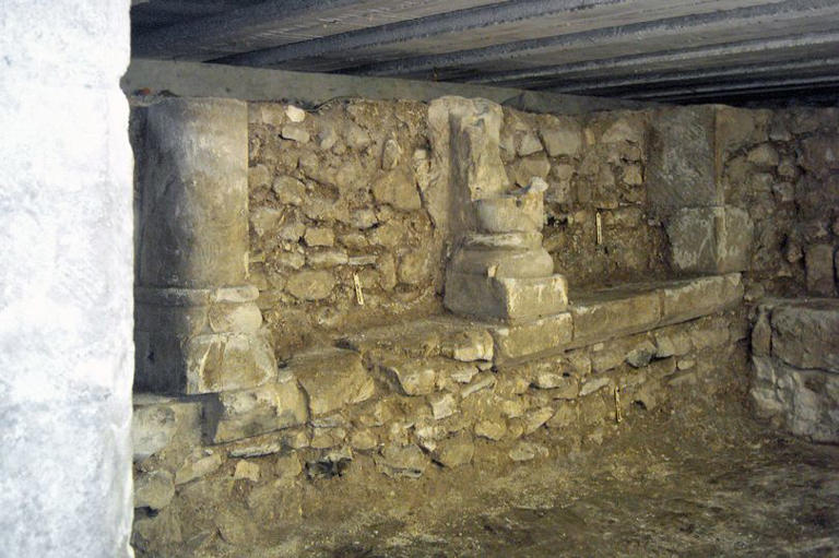 The Surrey town with an ancient synagogue buried beneath the high ...