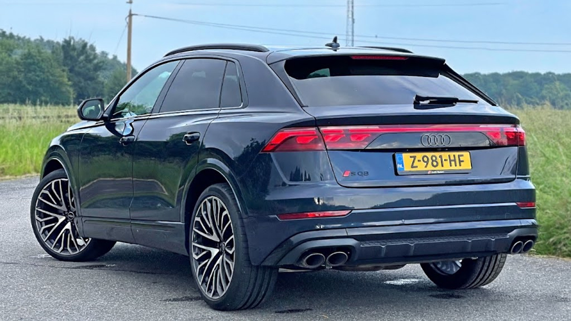 Testing Audi SQ8 2024 comfort and speed