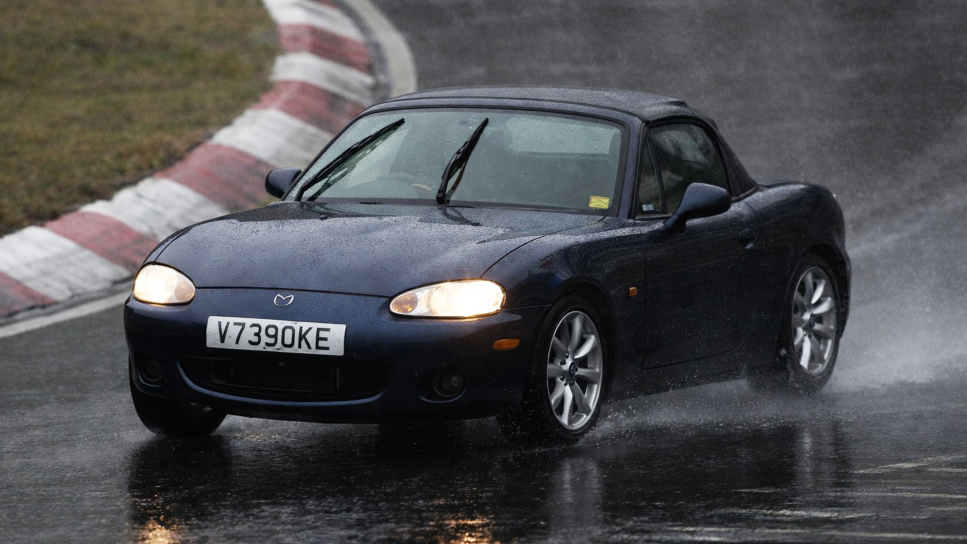 Wet track causes slippery moments at Nordschleife