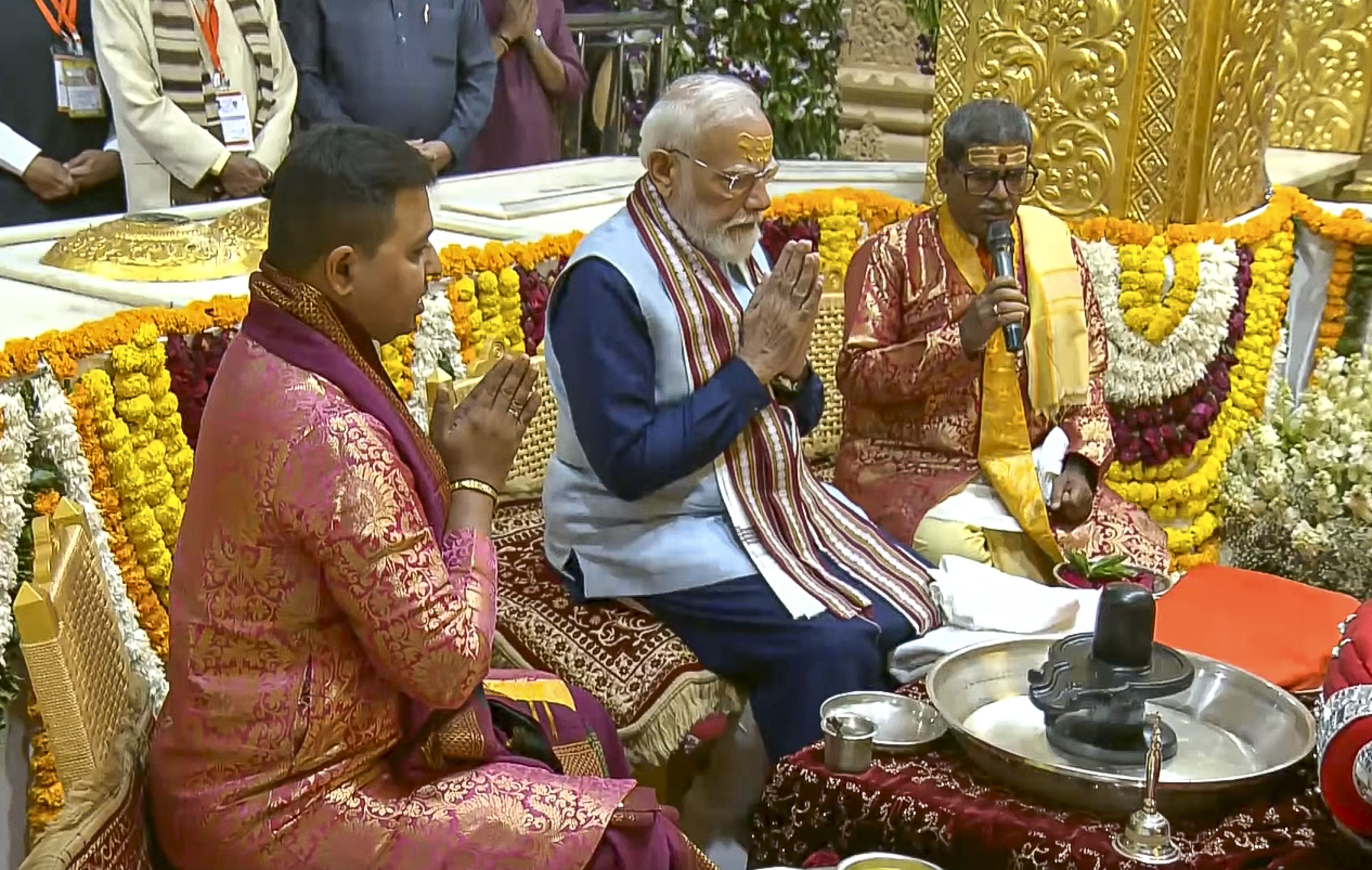 Swabhiman Parv: PM Modi leads Shaurya Yatra, offers prayers at Somnath ...