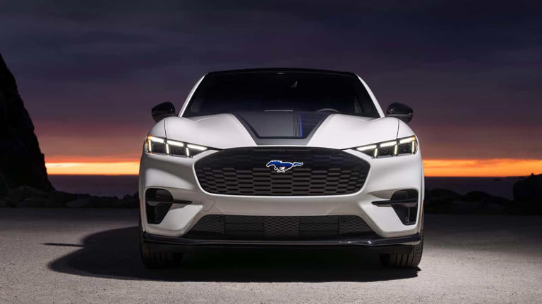 California plans to plug the EV tax credit gap with $200 million