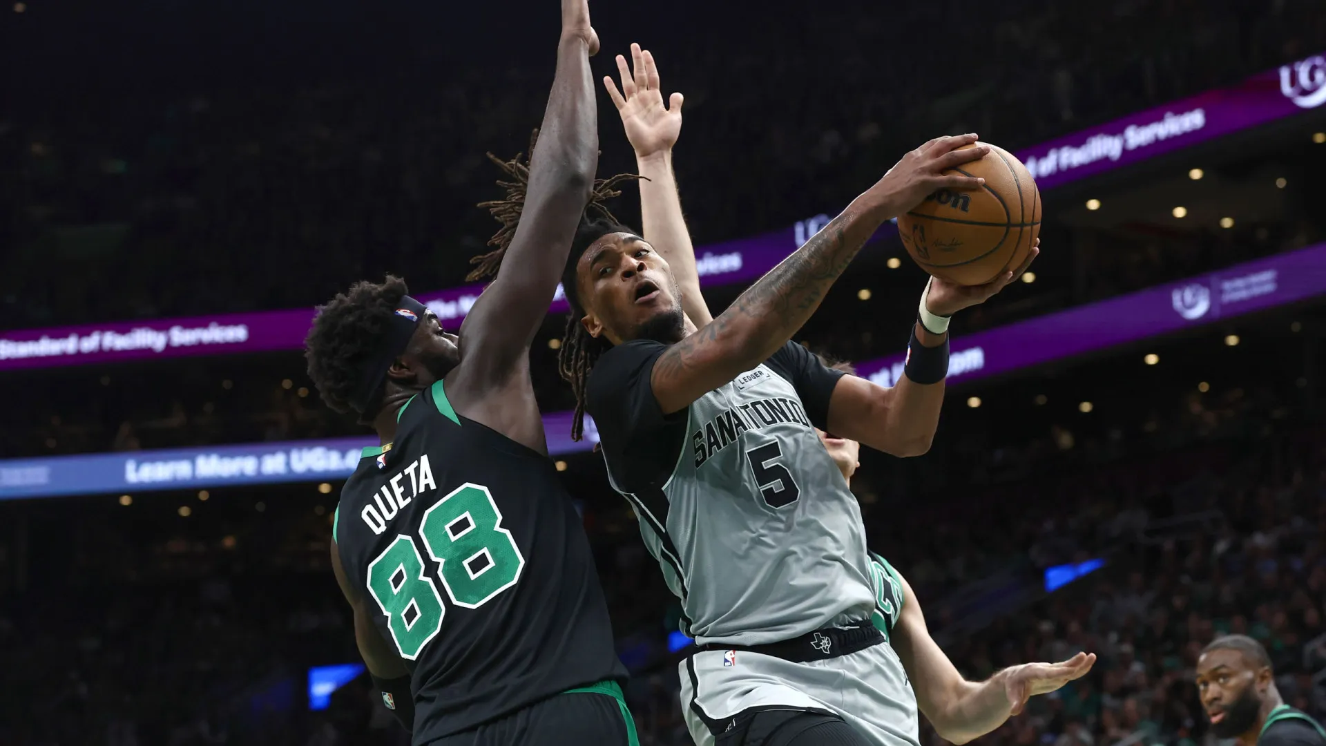 Neemias Queta brilha, mas não evita derrota dos Boston Celtics