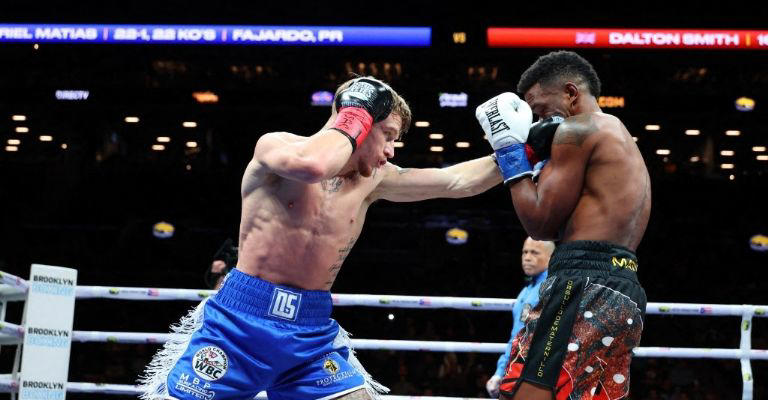 Destrozan al monstruo Subriel Matías; Dalton Smith se coronó monarca ...