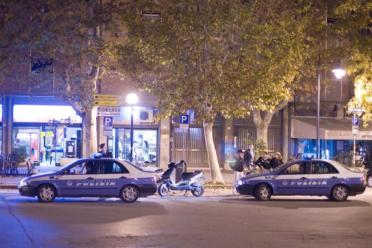 Controlli della polizia agli Speyer. Arrestato con 43 grammi di hashish