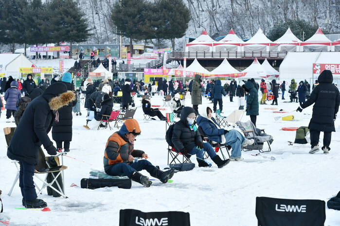 Ice fishing festival