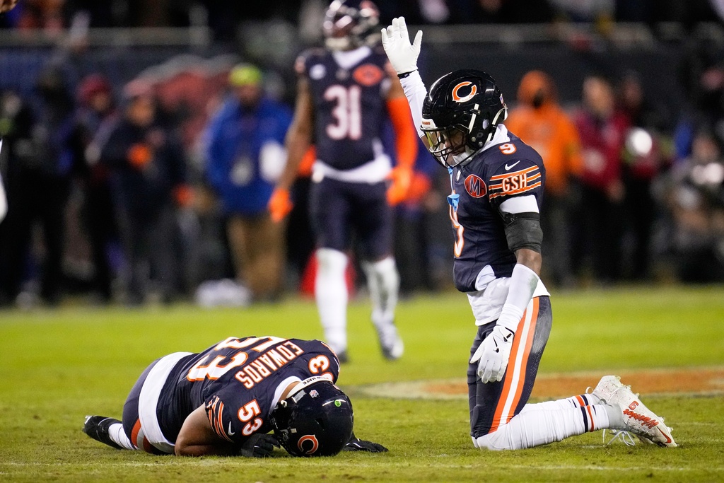 Bears linebacker TJ Edwards to miss the rest of the season with leg injury