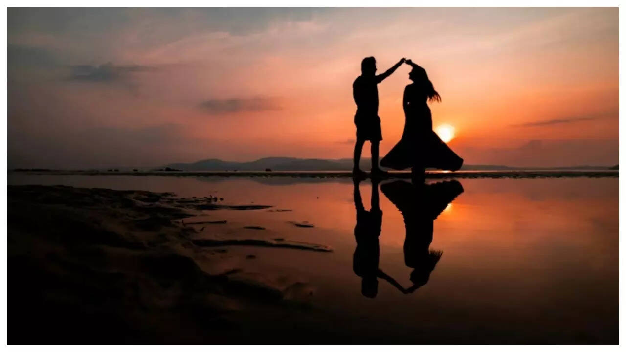 Flipping the script: New study says men are more 'romantic' than women ...