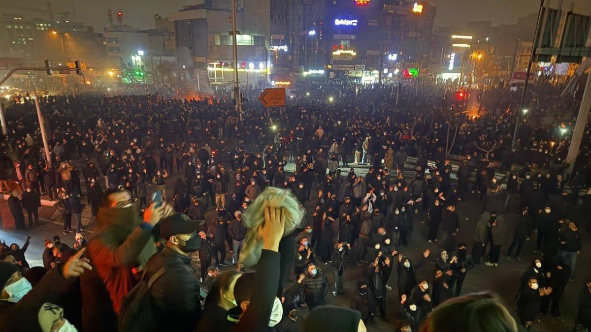 Irán vuelve a las calles pese al apagón informativo y al temor a una ...