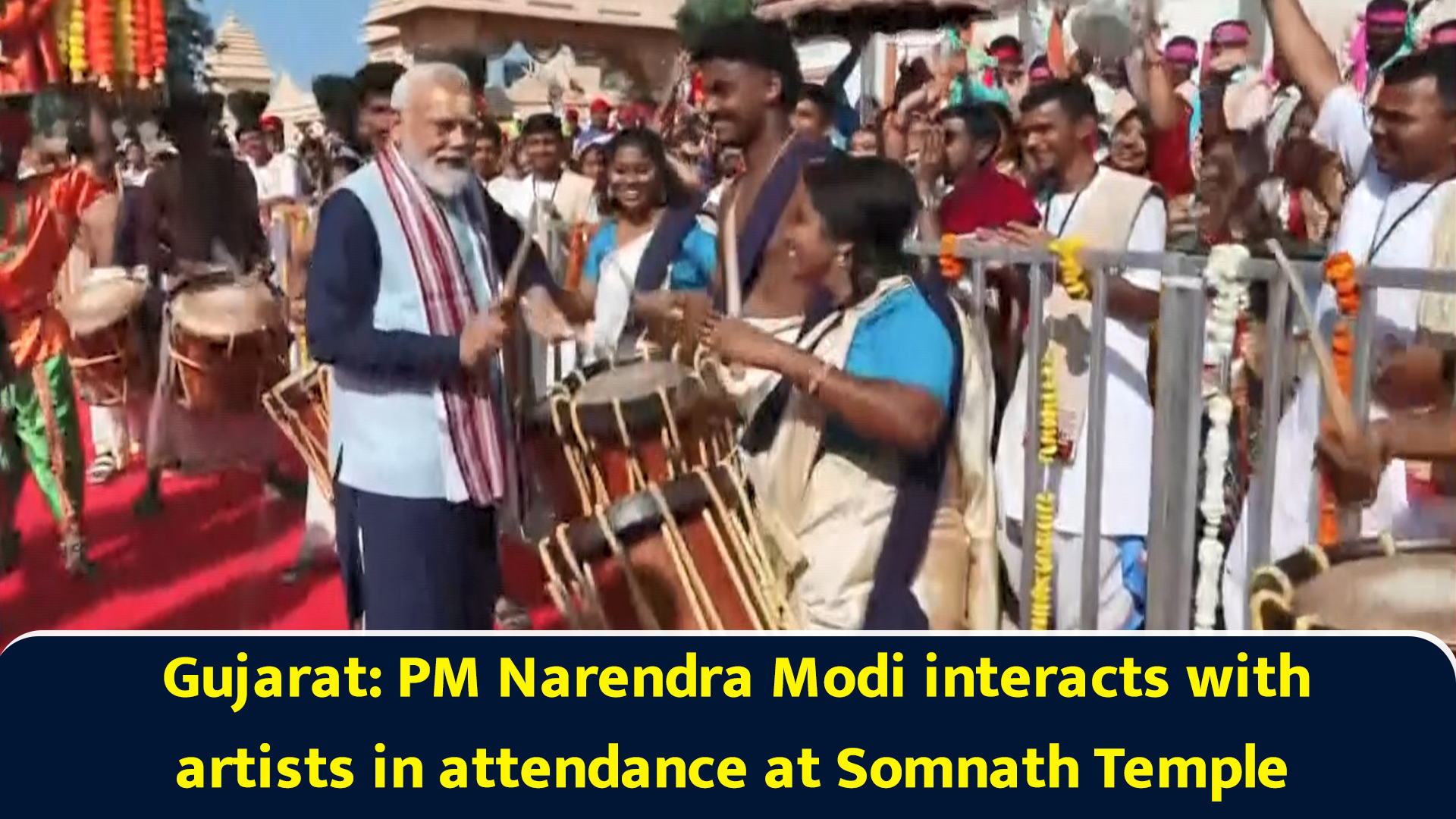 Gujarat: PM Narendra Modi interacts with artists in attendance at ...