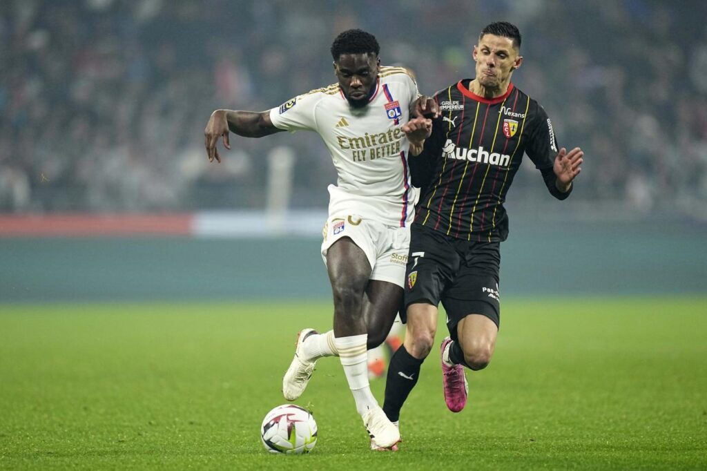 Calciomercato, asse Lione-Lazio: proposto Mangala, ecco gli sviluppi