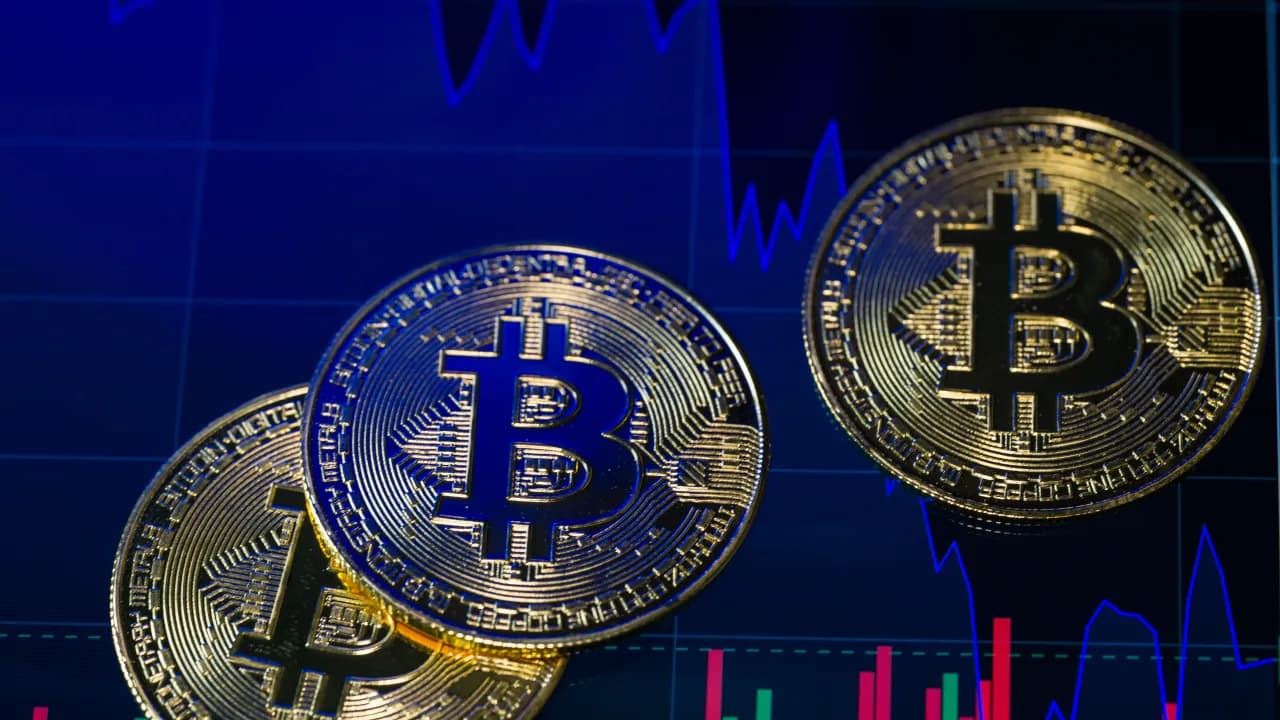 Satoshi-era bitcoin miner moves nearly $180 million in 2026