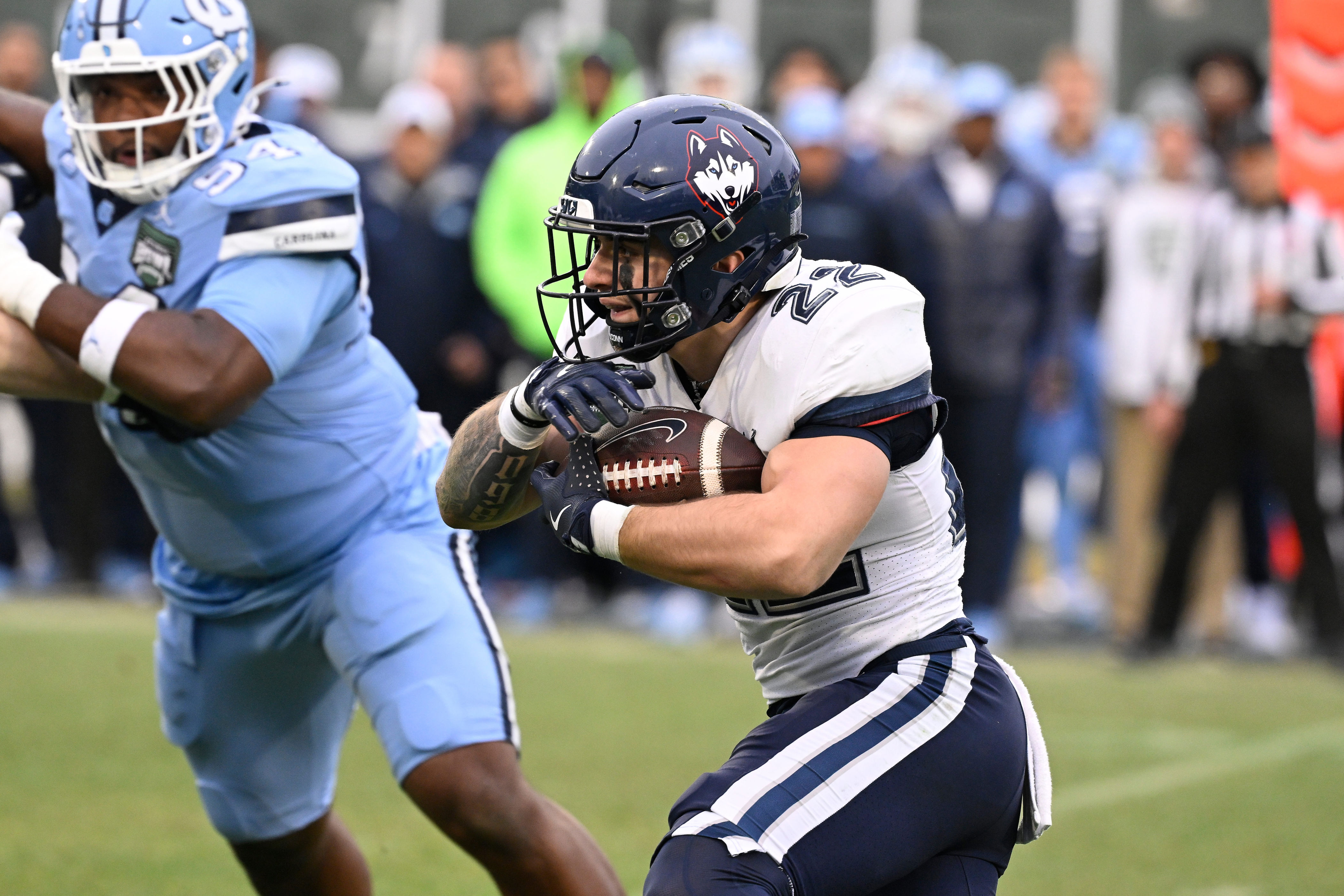 Ohio adds longtime UConn running back Victor Rosa