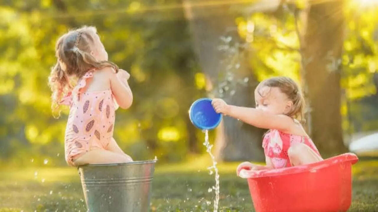 6 reasons why toddlers enjoy water play so much