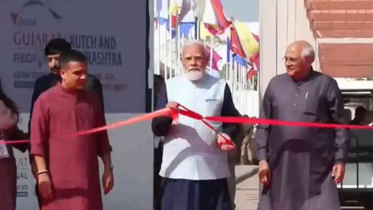PM Modi inaugurates Vibrant Gujarat meet, eyes clean energy future