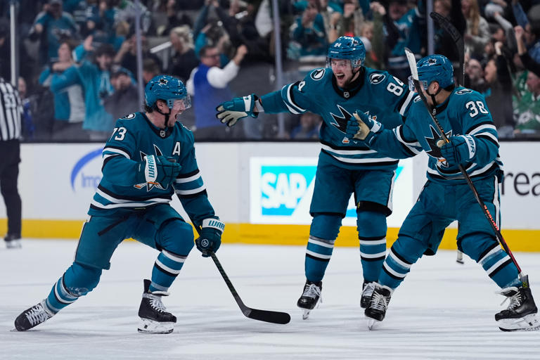 Toffoli gets 2nd goal of game in OT to rally Sharks to 5-4 win over Stars