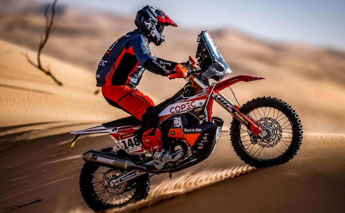 Fue a sacar cara por Chile al Rally Dakar 2026 y terminó compartiendo ...