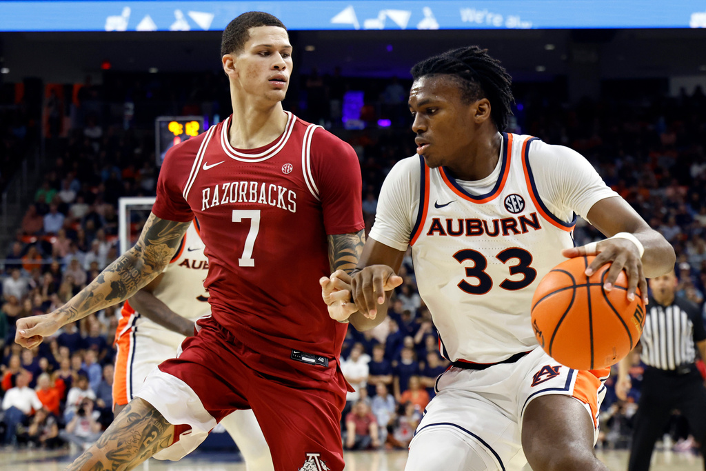 Hall's second straight 30-point game leads Auburn to 95-73 blowout ...