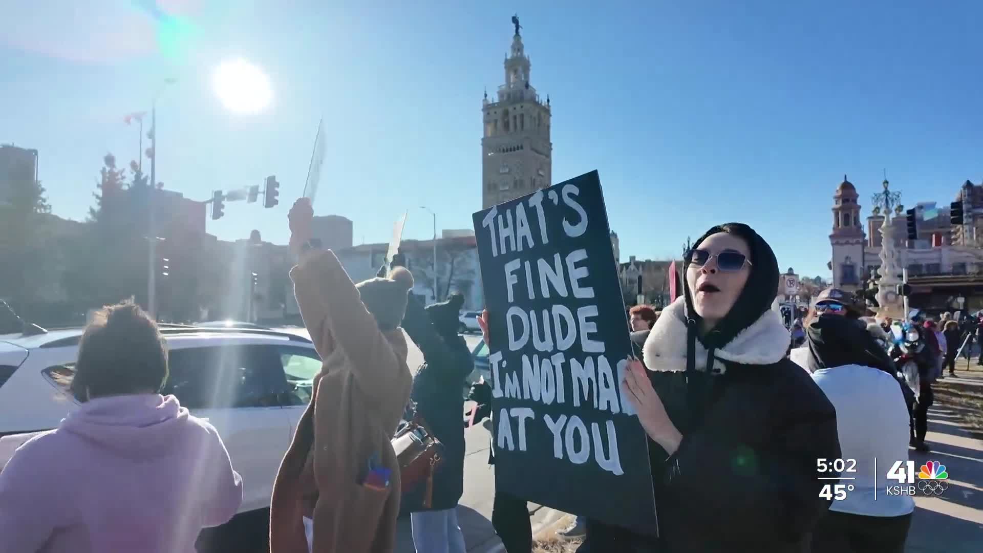 People gather at Mill Creek Park for peaceful vigil and 'ICE Out for ...