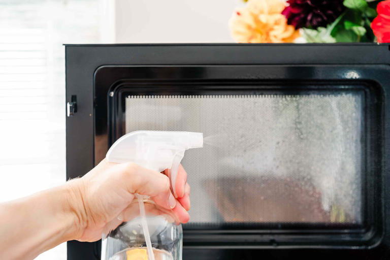 How to steam clean your microwave with vinegar and get rid of tough ...