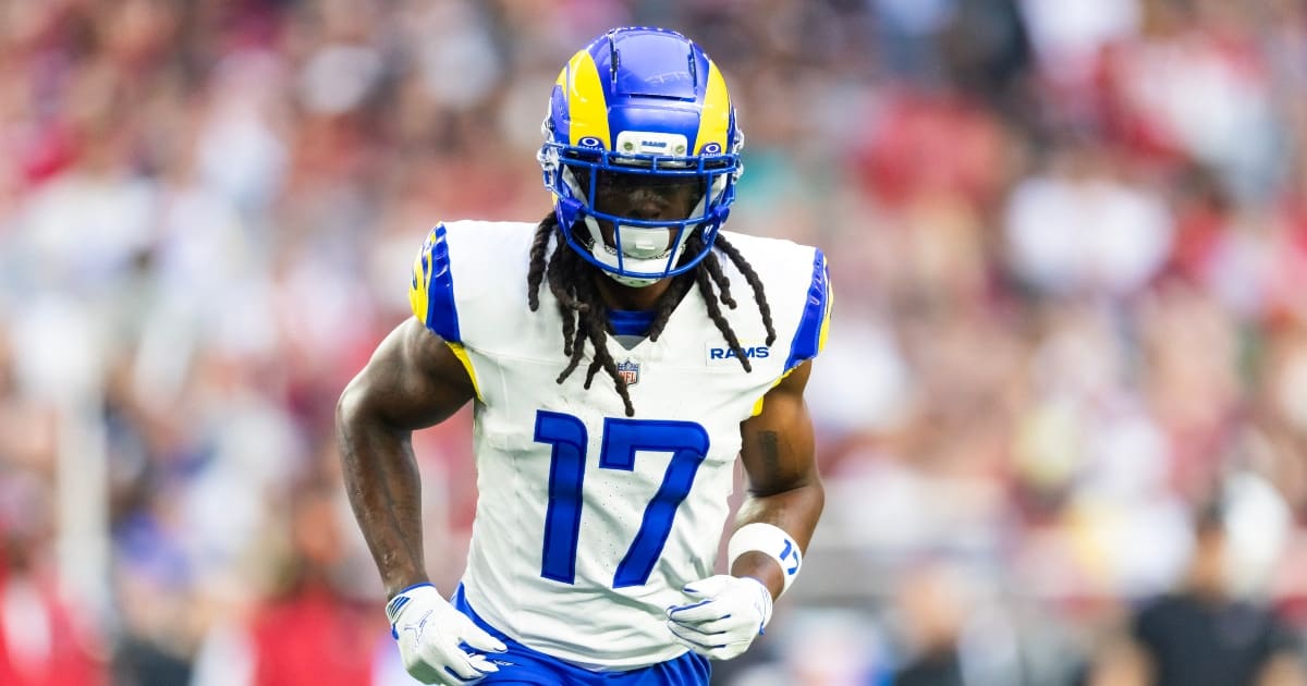 Davante Adams injury update: Rams star heads to medical tent, bites ...