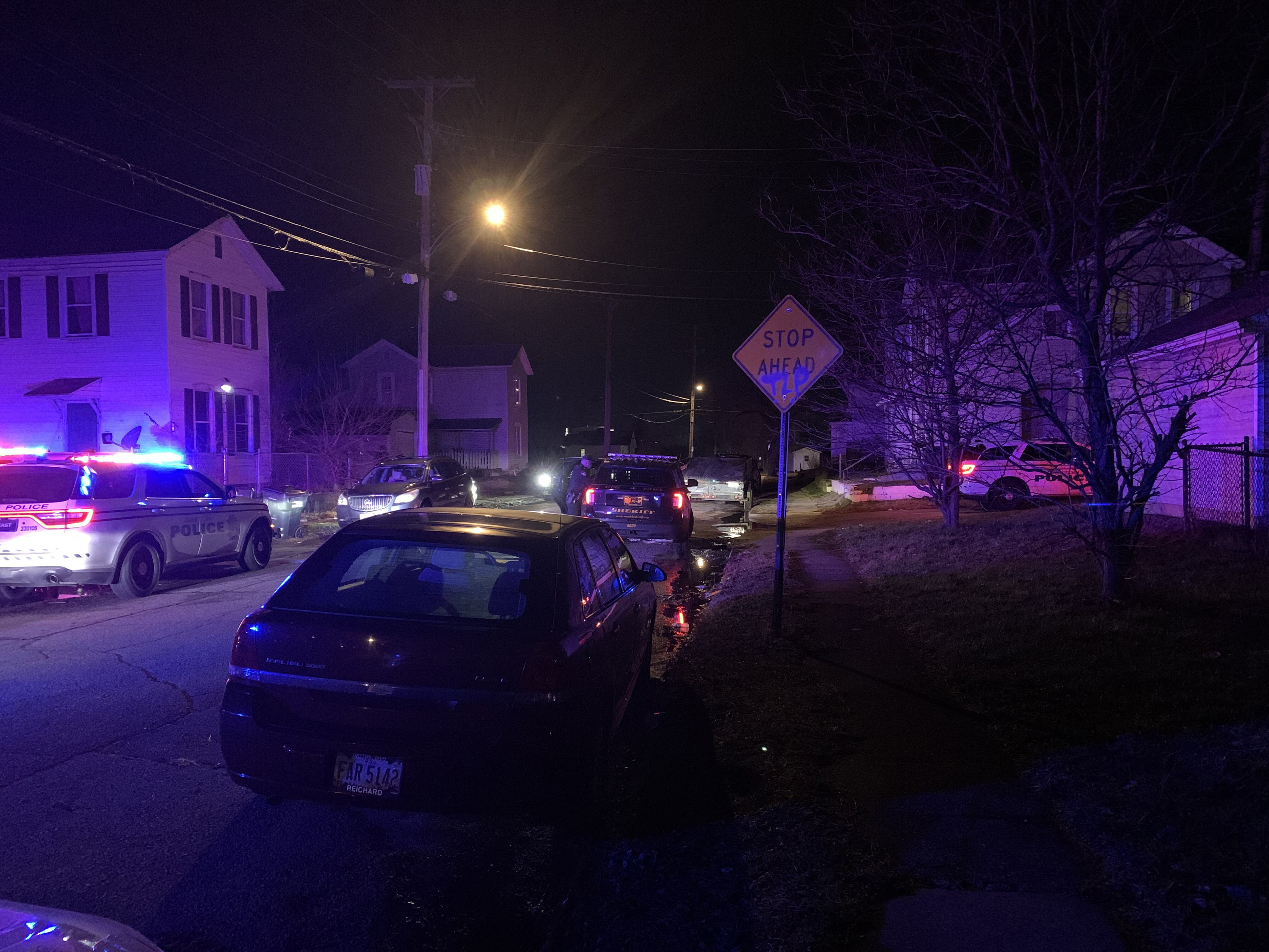 Man found shot in alley in Dayton neighborhood