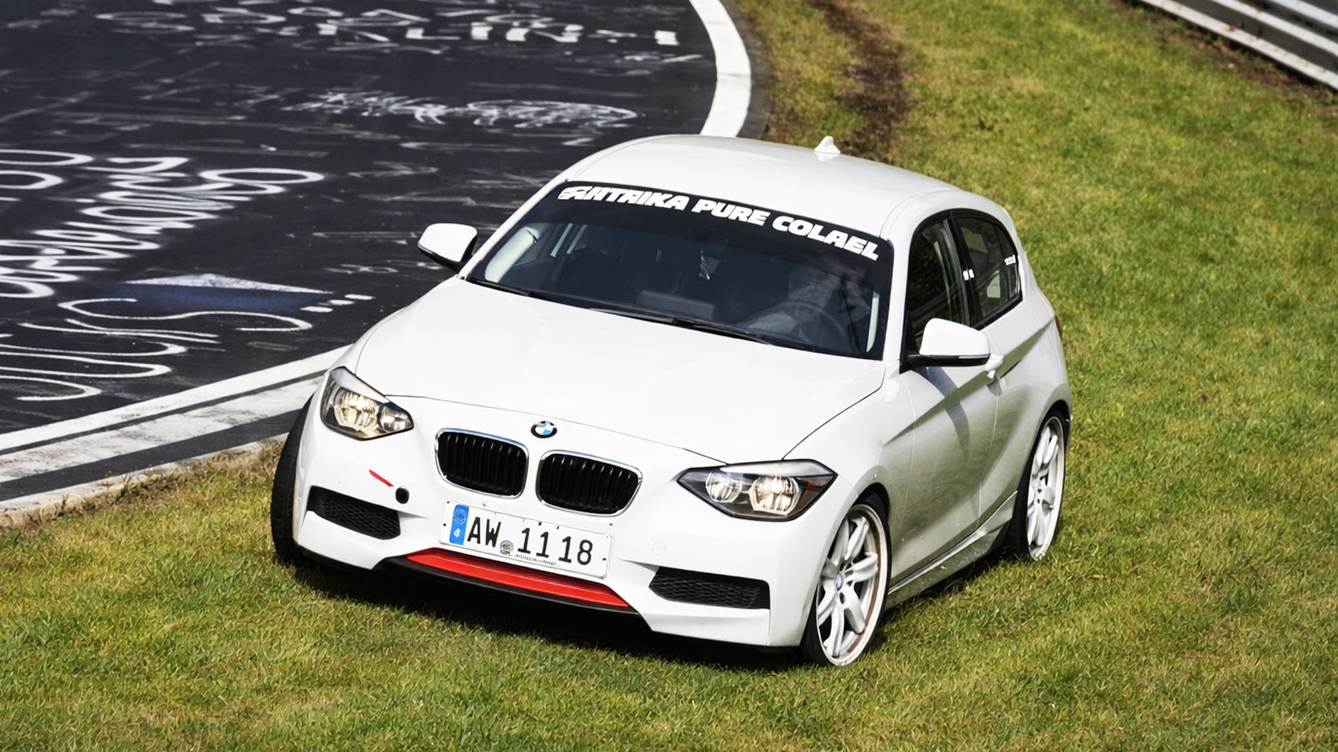 Close calls caught at Nordschleife Touristenfahrten