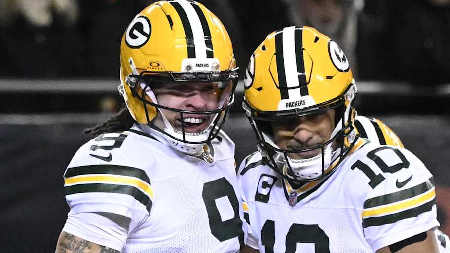 Packers rolling at halftime of NFC wild-card playoff game at Bears