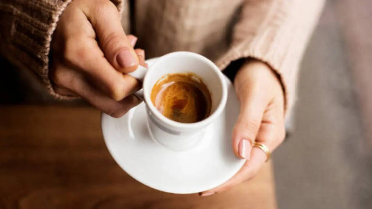 What happens to your body when you drink coffee on an empty stomach?