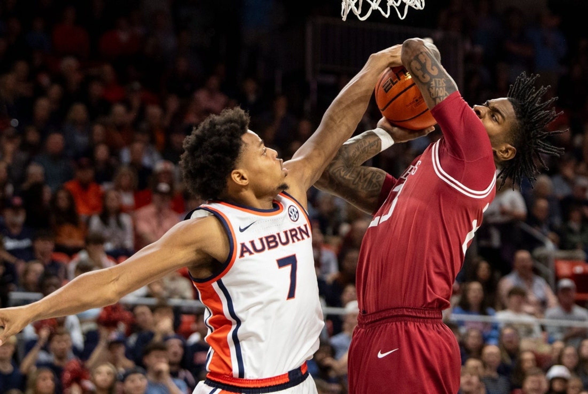Auburn dismantles No. 15 Arkansas for first SEC win
