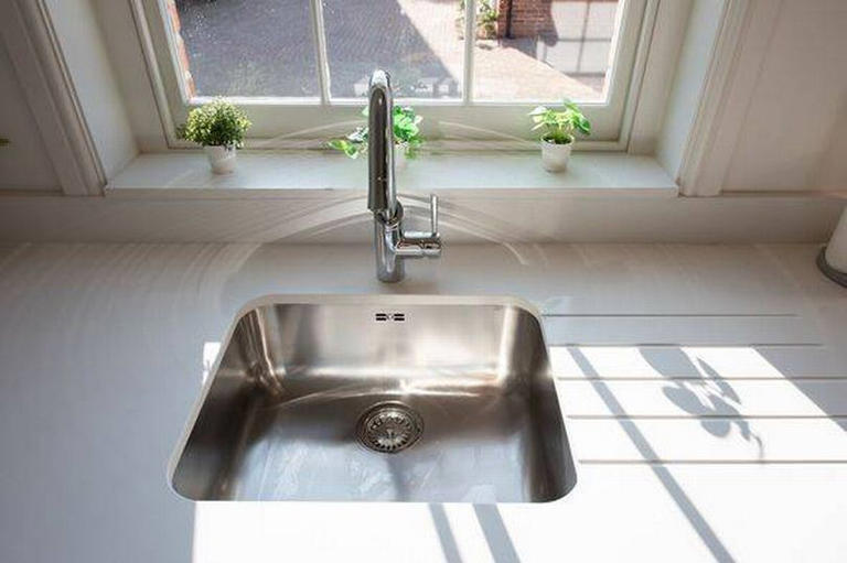 The one kitchen spot most people forget to clean that's an 'ideal place ...