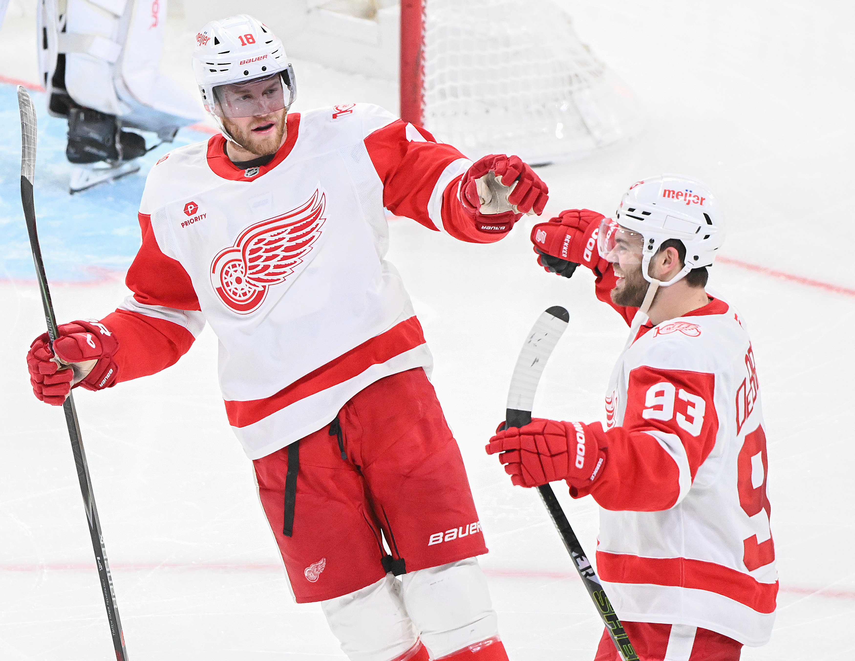 DeBrincat's goal, 2 assists lead Red Wings over Canadiens 4-0