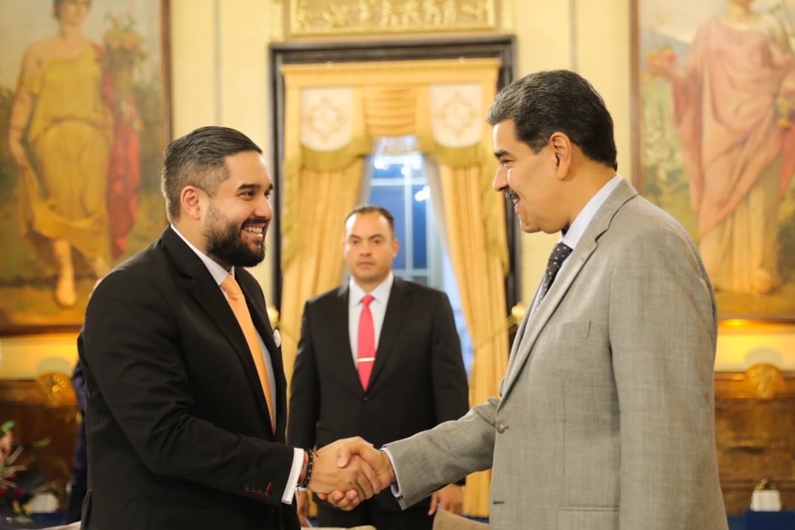 “Estamos bien, somos luchadores”, dijo Nicolás Maduro a su hijo desde ...