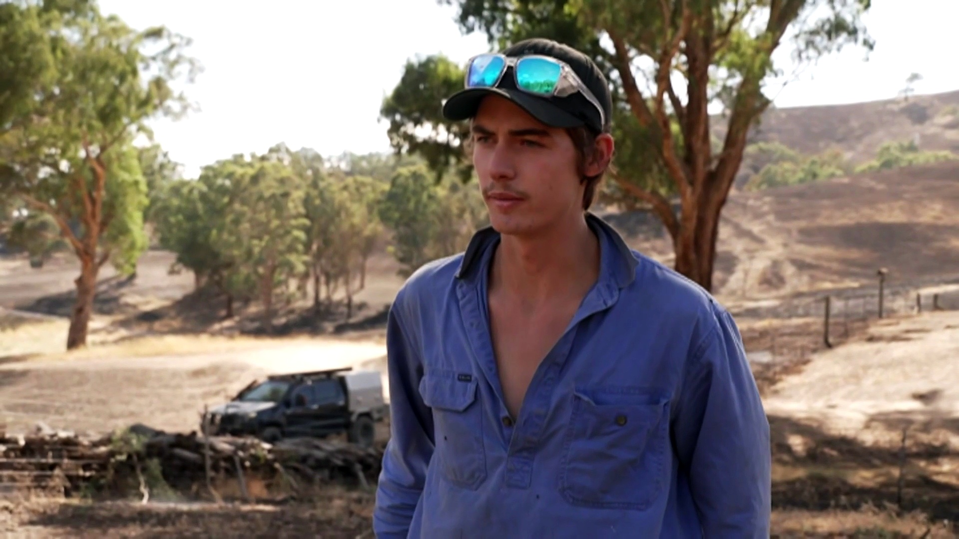 Fire crews battle multiple emergency level fires across Victoria