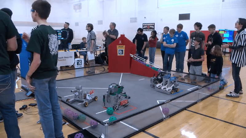 Siouxland students excel in regional robotics competition