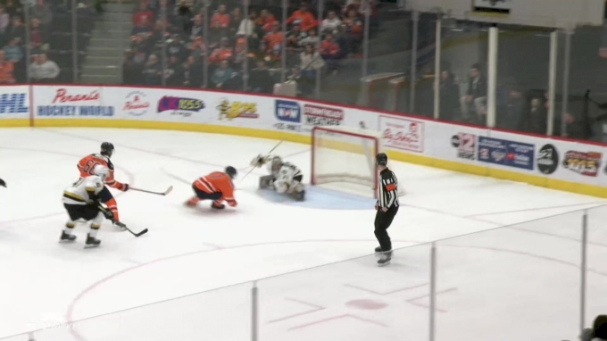 Kevin He scores shorthanded to get things going for Flint