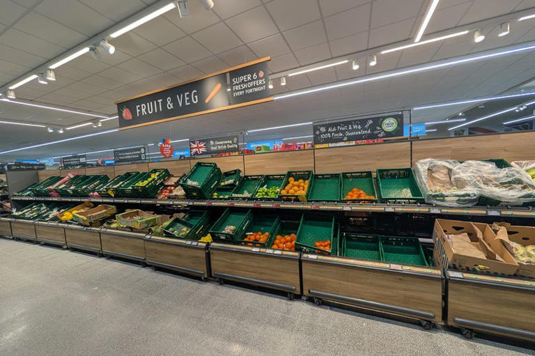 I compared fruit and veg aisles in Aldi, Asda, Lidl and more — one ...