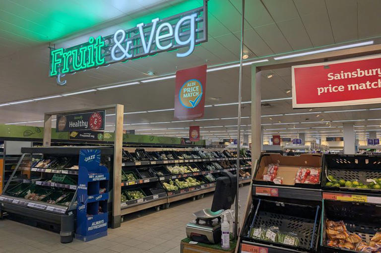 I compared fruit and veg aisles in Aldi, Asda, Lidl and more — one ...