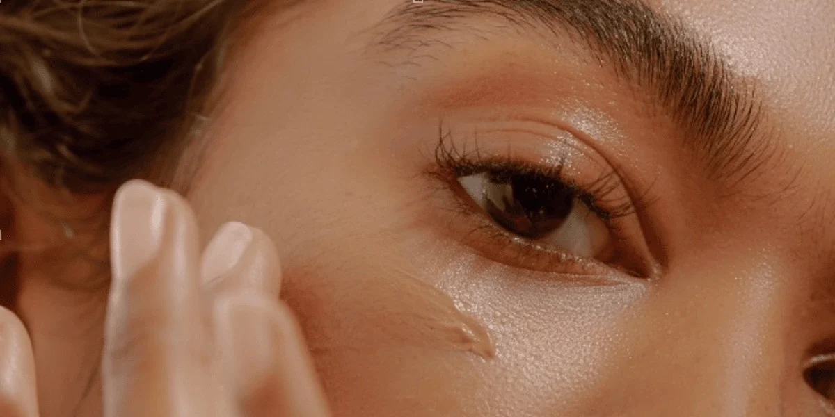 La mannequin skin diventa l’evoluzione della glass skin nel 2026