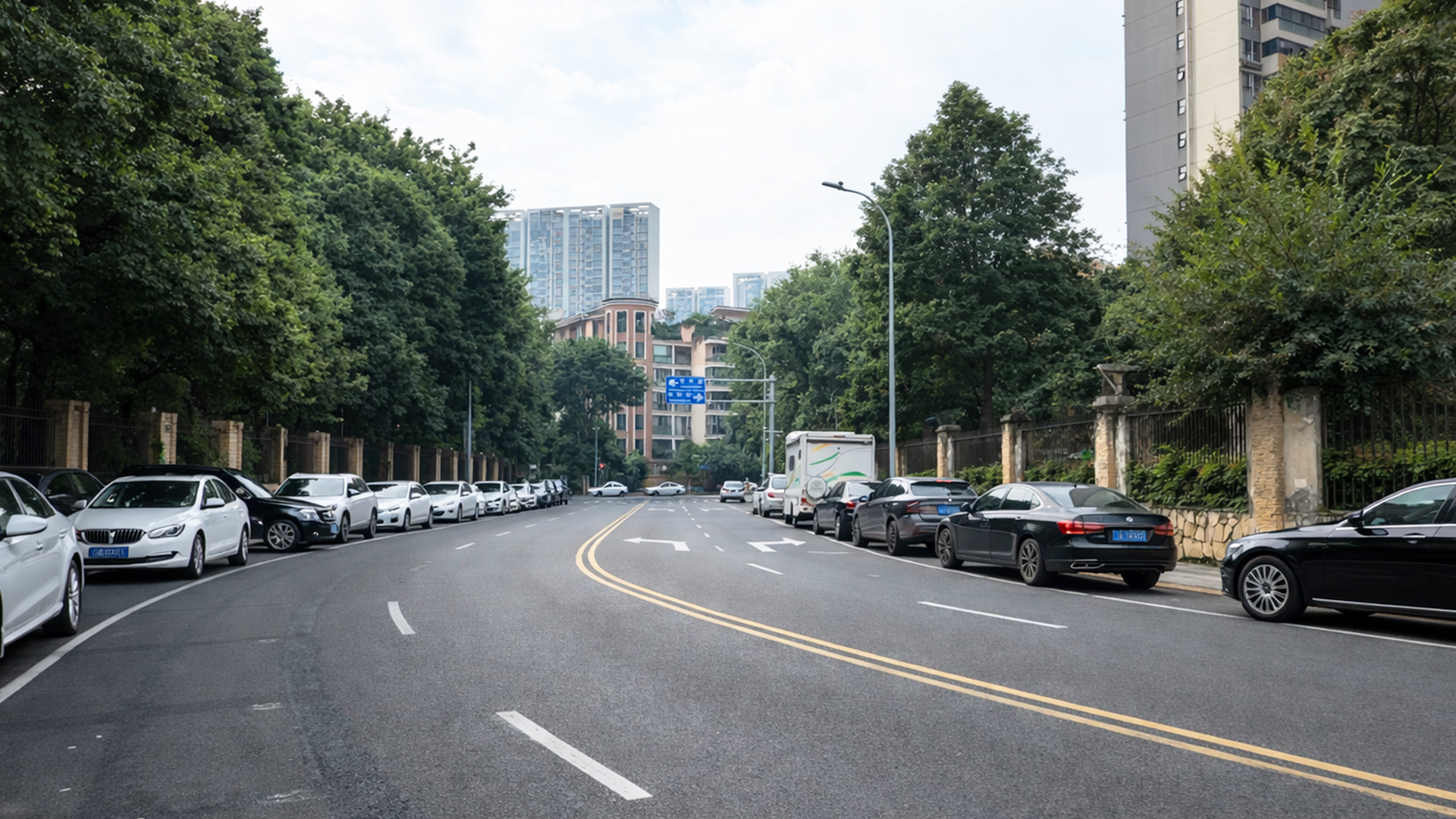 Green streets and towers fill Chengdu