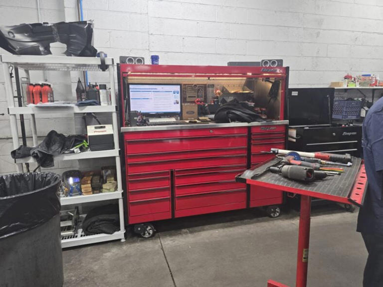 7 reasons you should go to a car dealer service department—and what to ...