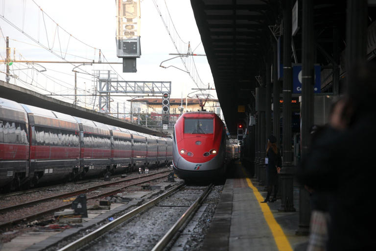 Treno fermo nell’Aretino, mattinata di ritardi per l’Alta Velocità
