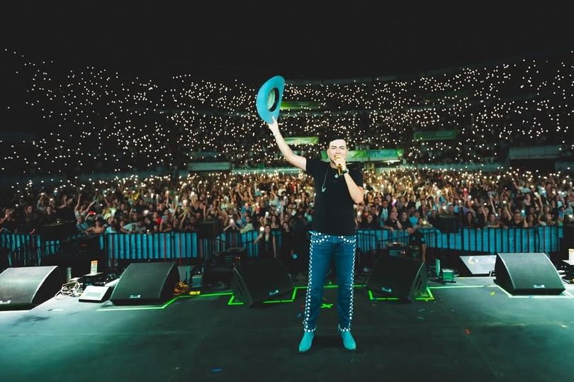 Singer killed in fireball plane crash predicted horror death after ...